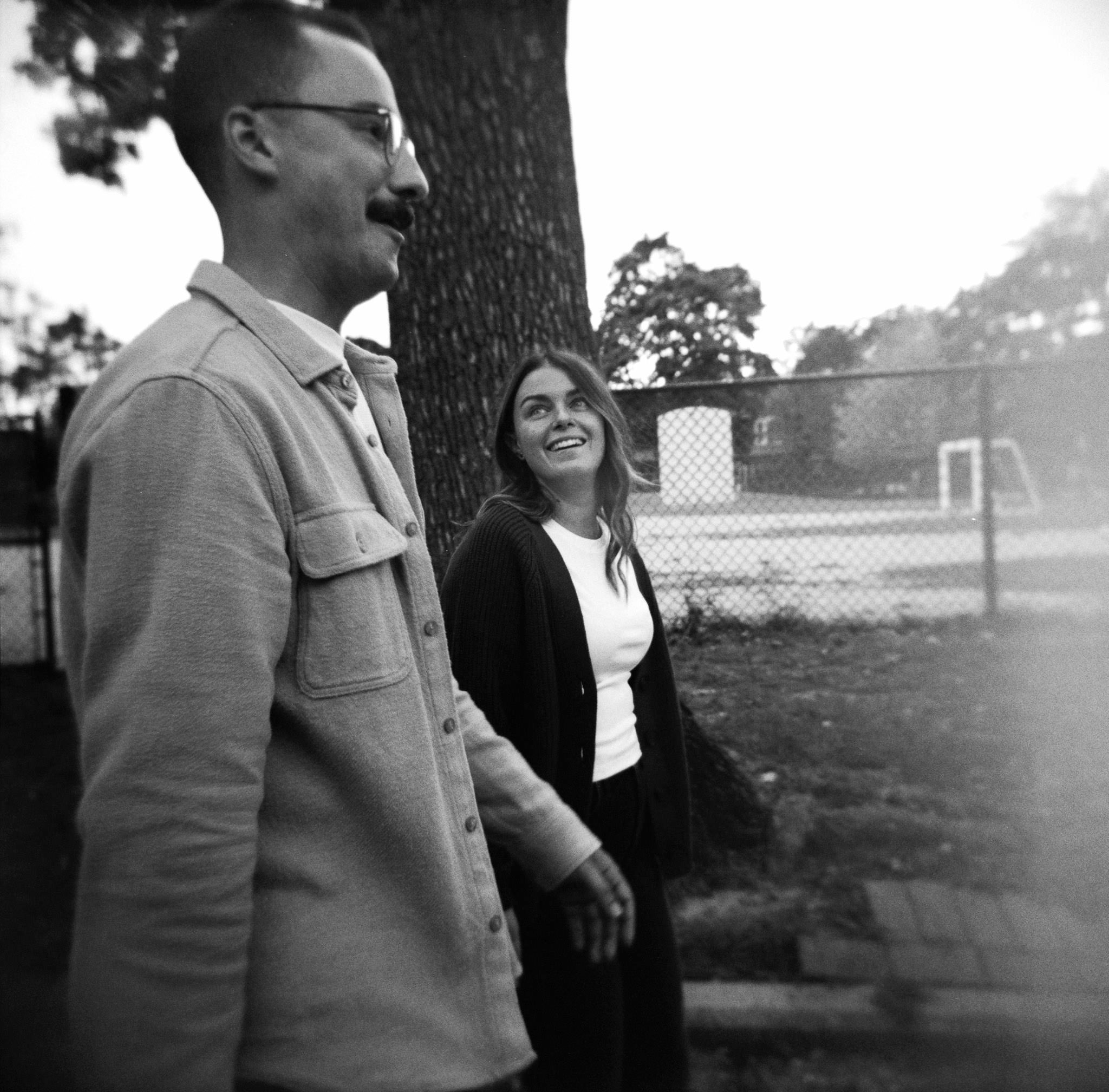 Trinity Bellwoods Engagement: Pizza, Pints & Film - jennifervansonphoto.com